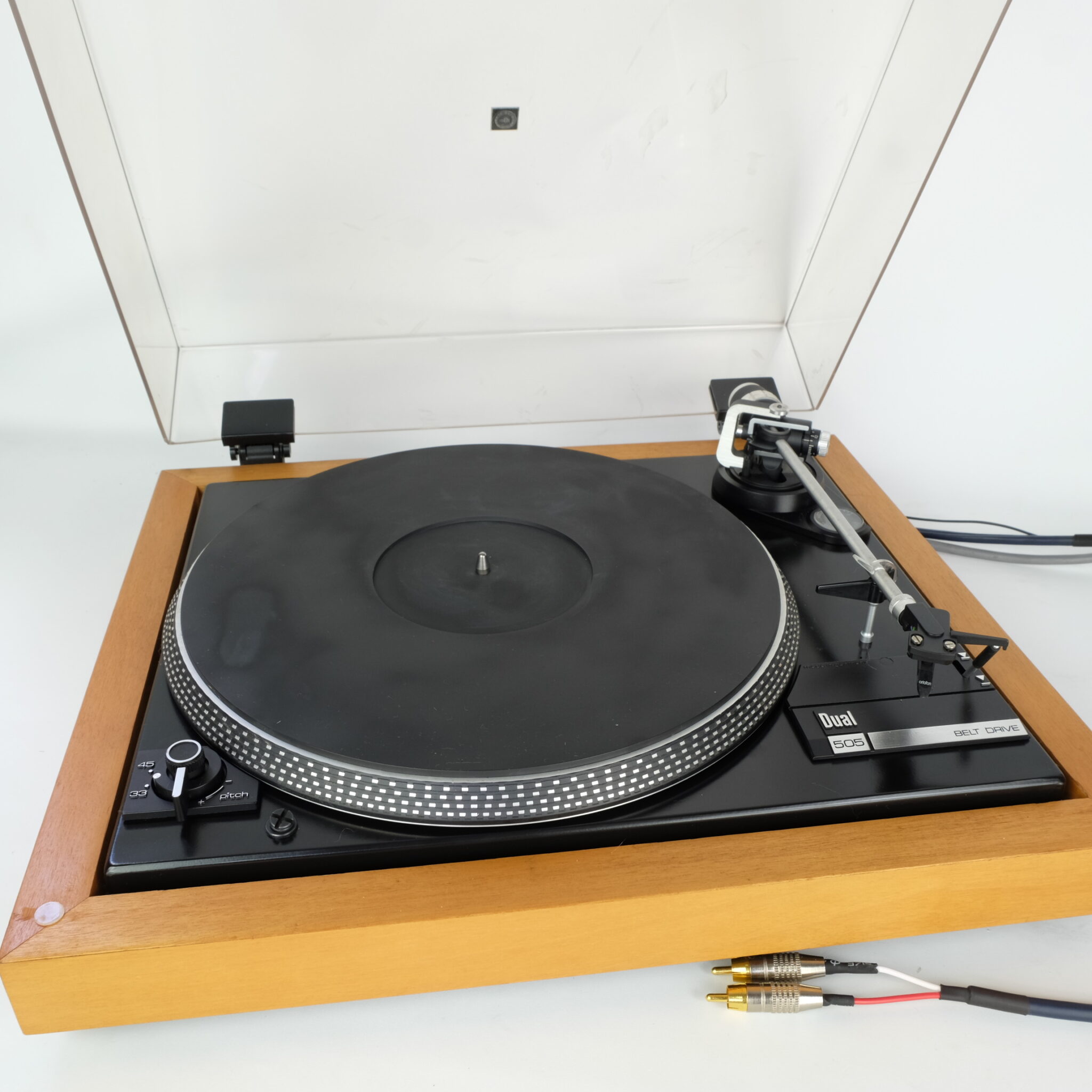 Dual 505 Turntable - in Cherry wood - Function In Form