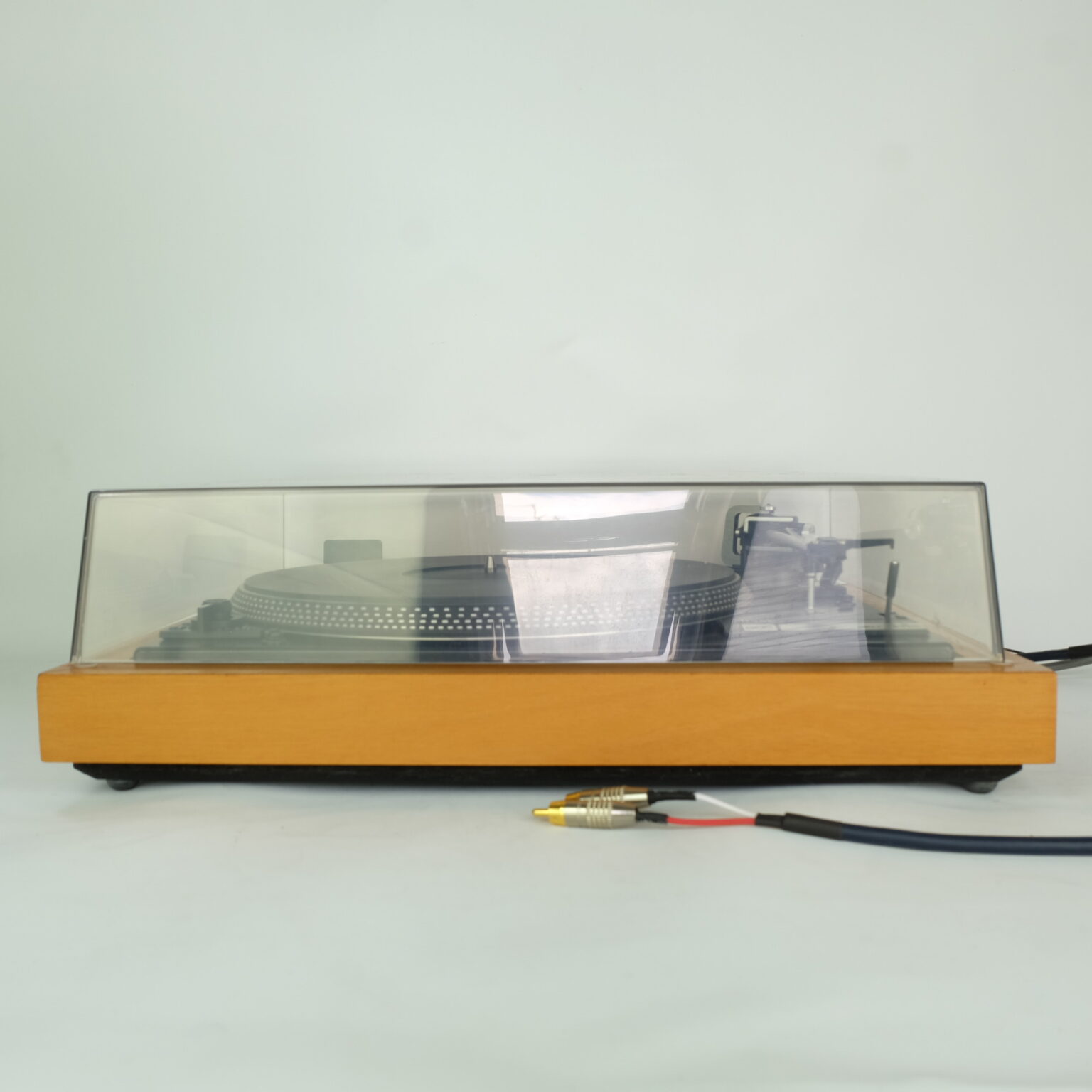 Dual 505 Turntable - in Cherry wood - Function In Form