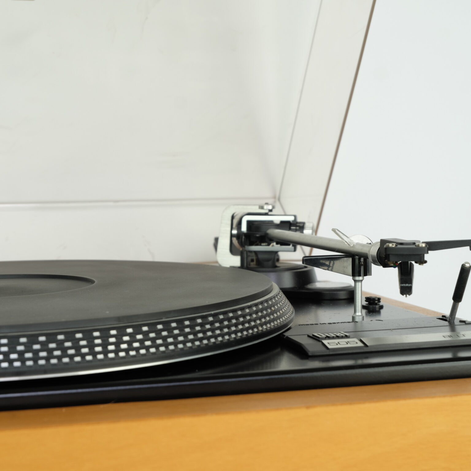 Dual 505 Turntable - in Cherry wood - Function In Form