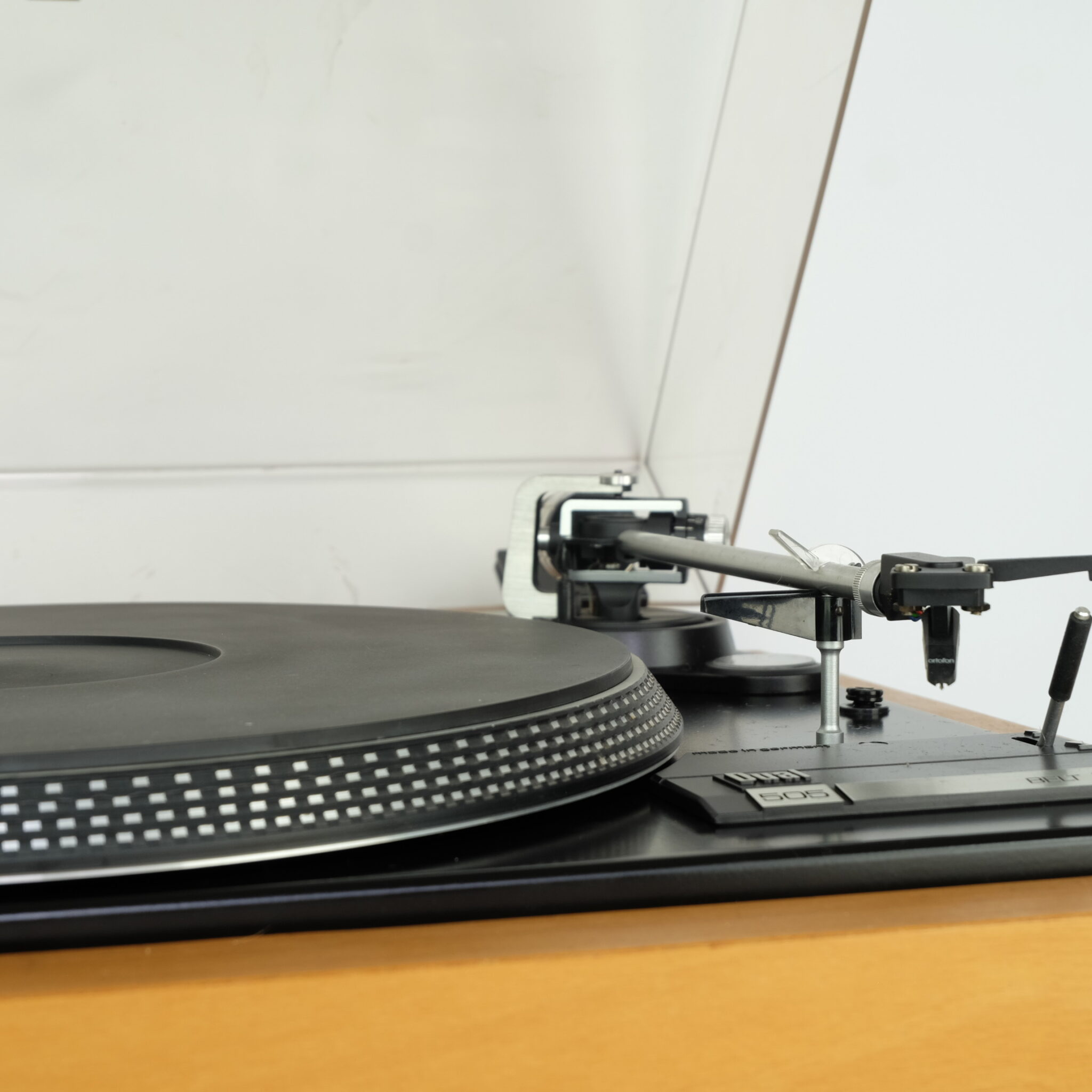 Dual 505 Turntable - in Cherry wood - Function In Form