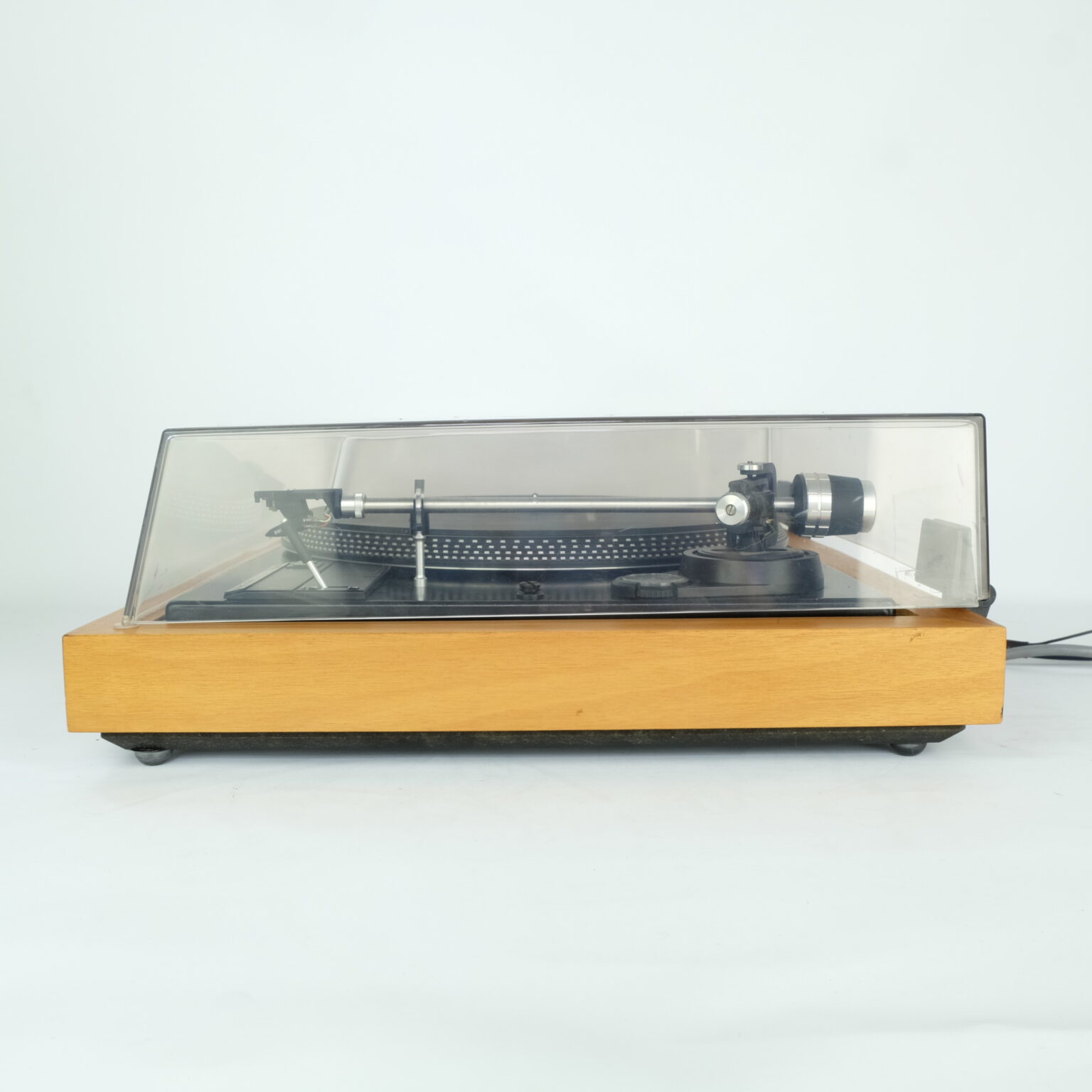 Dual 505 Turntable - in Cherry wood - Function In Form