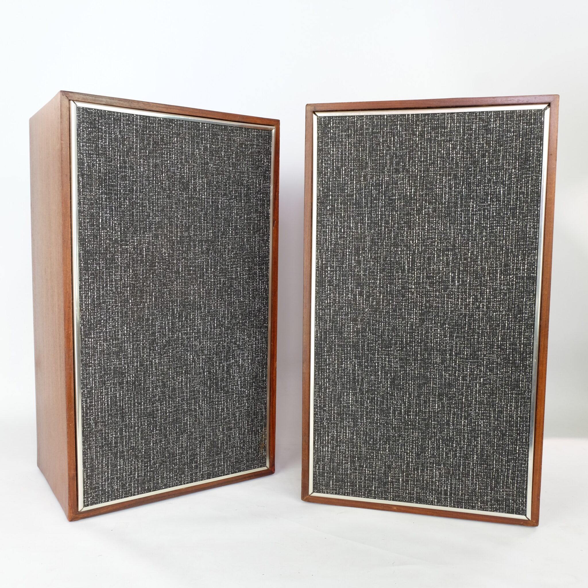 Vintage Bookshelf Speakers - Function In Form